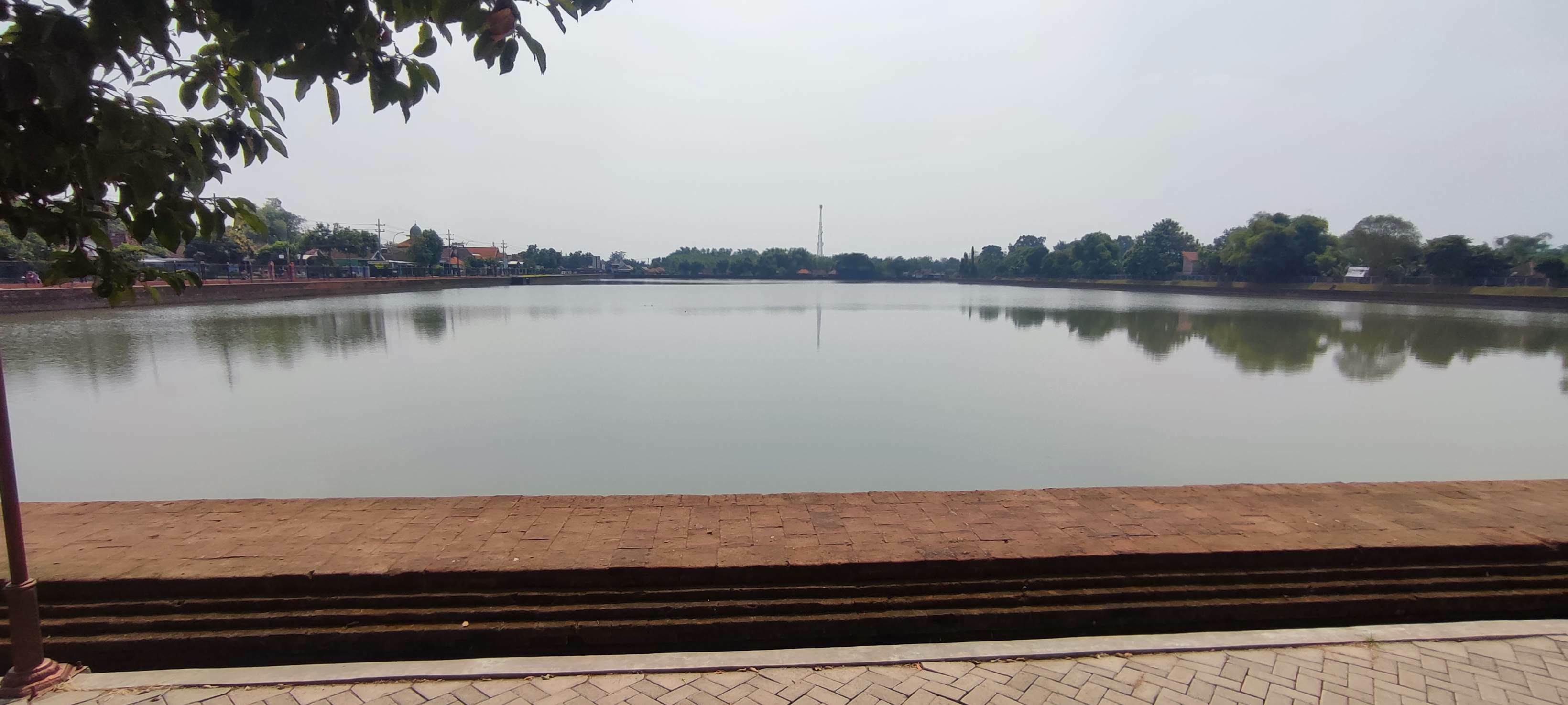 Benarkah Kolam Ini Jadi simbol Kebesaran dan Kesombongan Kerajaan ...