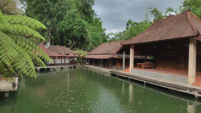 Ini Tempat Makan Romantis di Malang, Bisa Kulineran di Pinggir Telaga ... Ini Tempat Makan Romantis di Malang, Bisa Kulineran di Pinggir Telaga ...