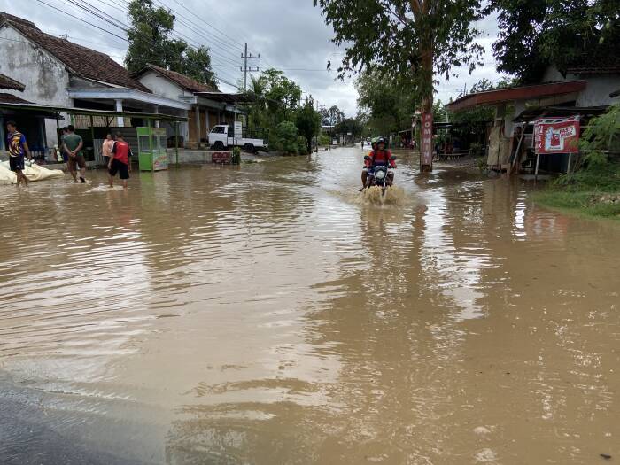 Waspada! Jalur Alternatif Ponorogo-Trenggalek Ditutup Akibat Diterjang Banjir Bandang - Indozone ...