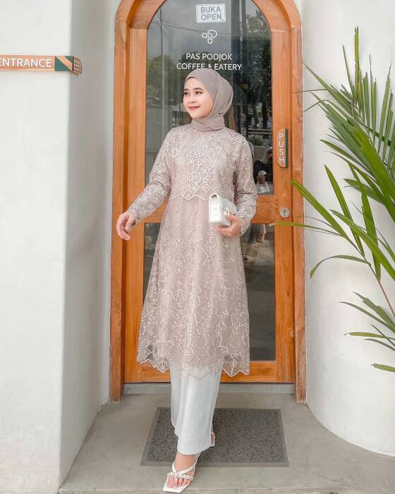 7 Model Baju Lebaran Terbaru 2023, Motifnya Simple dan Elegan ...