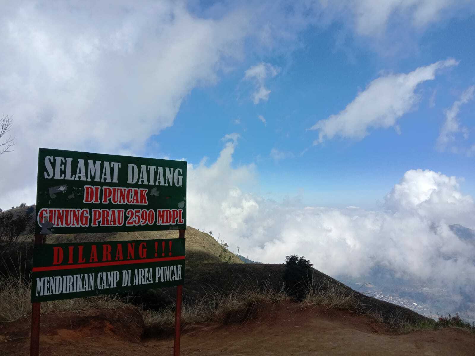 Gunung Prau di Dataran Tinggi Dieng, Spot Golden Sunrise Terbaik Se ...