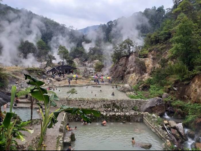 Kunjungi Kawah Rengganis Ciwidey, Wisata Alam Tersembunyi yang Digemari ...